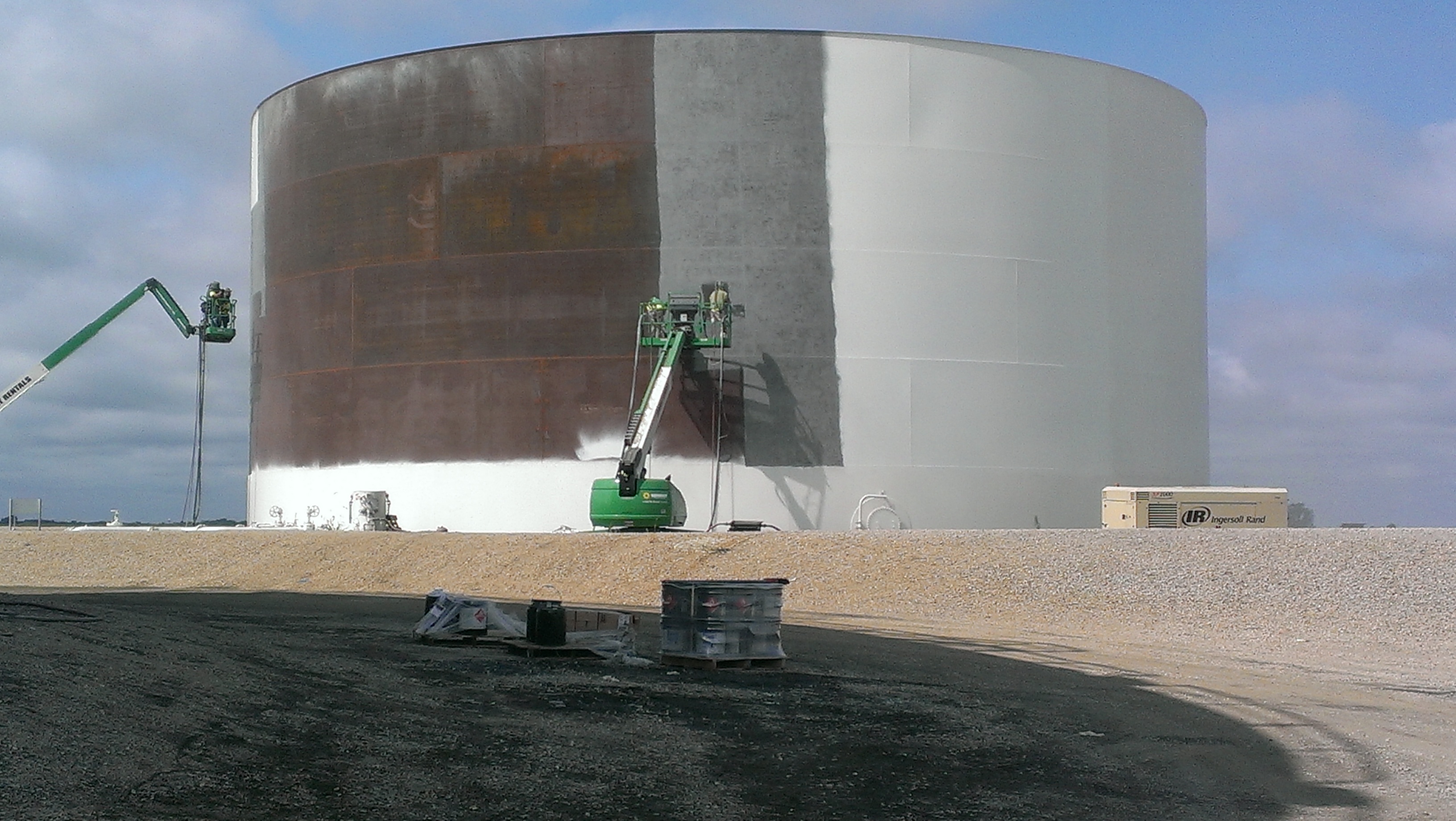 Exterior Tank Covering - Quincy Industrial Painting & Protective Coatings